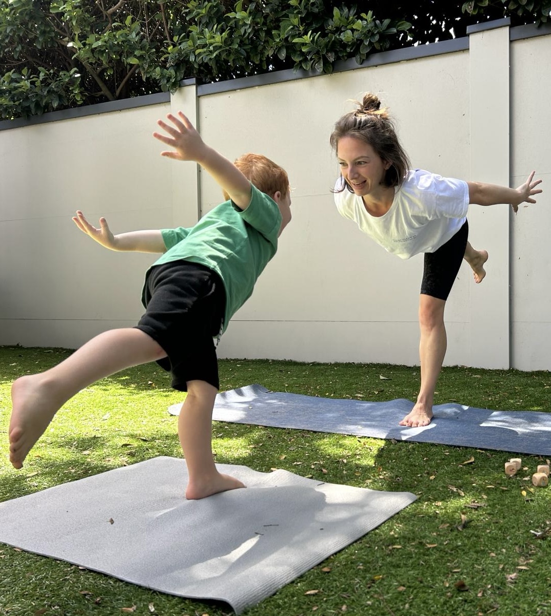 Yoga for Children with Nadia: Creative and Fun Yoga Lessons - Onyx ...